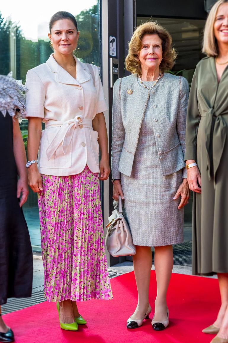 Vau, mitkä tyylikaksoset! Kruununprinsessa Victoria ja kuningatar ...