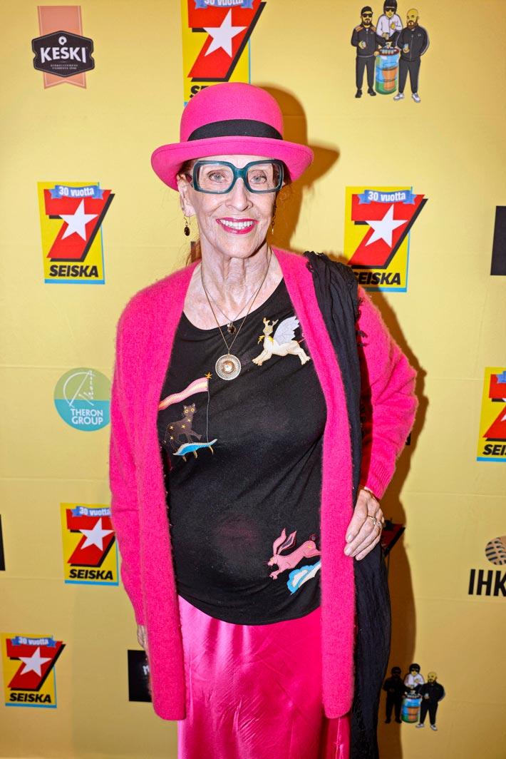 Palkittu viihdelegenda Virve Rosti vähensi keikkailua – paljastaa syyn ...