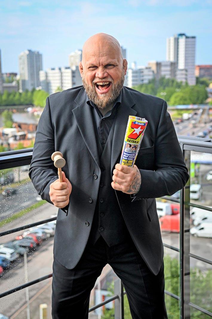 Tässä on uusi dekkarikuningatar! Satu Rämö syrjäytti konkarit ...