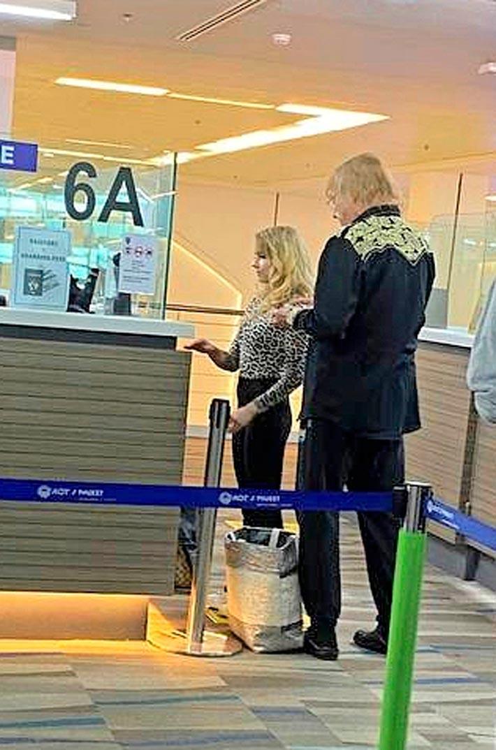 Oho! Danny ja Helmi Loukasmäki rikkoivat sääntöjä lentoasemalla – kuva ...