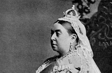 90-vuotiaan mummon kotoa löytyi aarre! Kuningatar Viktorian yöpukua ...