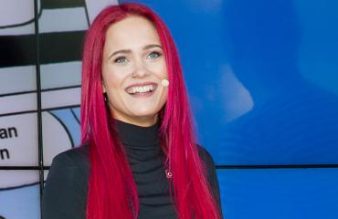 Tyylinsä muuttanut Sanni räväyttää: ”Nyt vaihto Kurkisuo vapaalle” – kuvat | Seiska