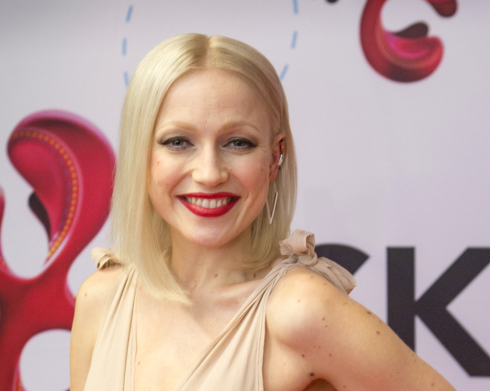 Chisu nauttii kiertämisestä: Kesäkeikoilla otan rennommin! | Seiska